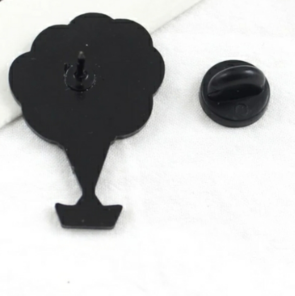 Jewelry | Pennywise It Pin | Poshmark